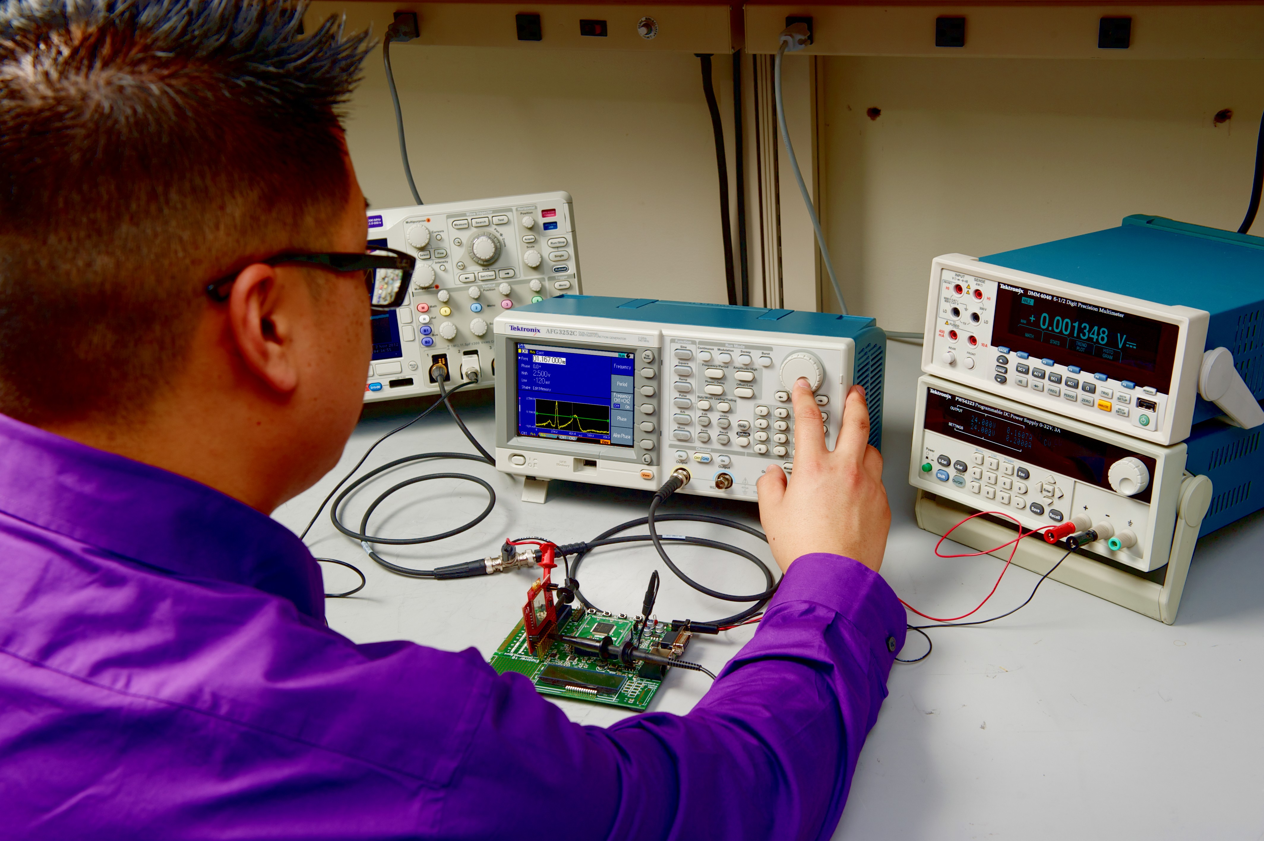 Tektronix AFG3000C Serisi - Arbitrary Fonksiyon Üreteçleri - Netes ...