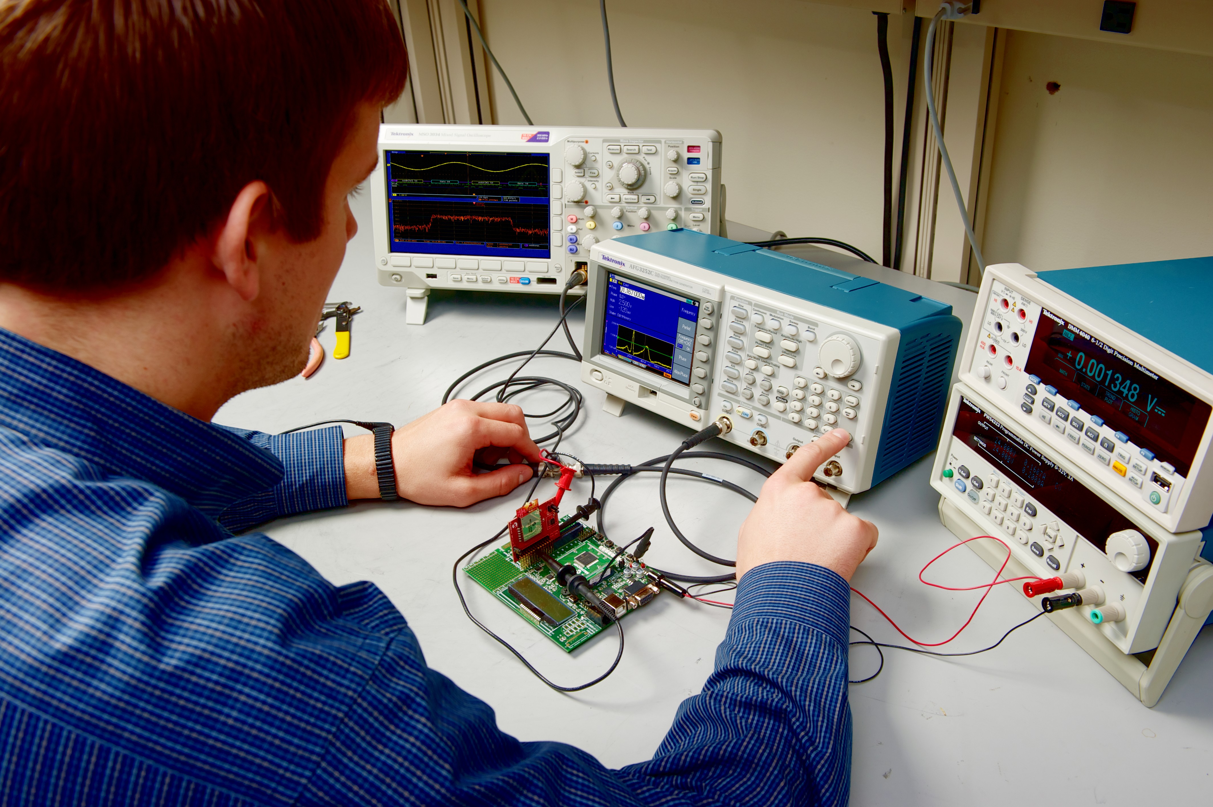 Tektronix AFG3000C Serisi - Arbitrary Fonksiyon Üreteçleri - Netes ...